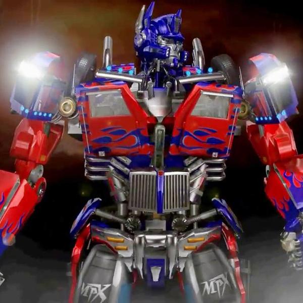 变形金刚:《变形金刚 7》超能勇士崛起，预告片：阿尔茜、宇宙大帝出场:变形金刚：难以置信（21）守望5：悲惨世界 —— IDW主线 ...