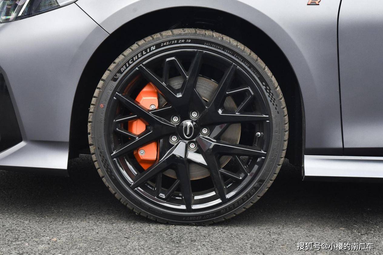 优惠后14.2万，配2.0T+8AT，5.7s 破百+265马力，体验广汽传祺影豹_搜狐汽车_搜狐网