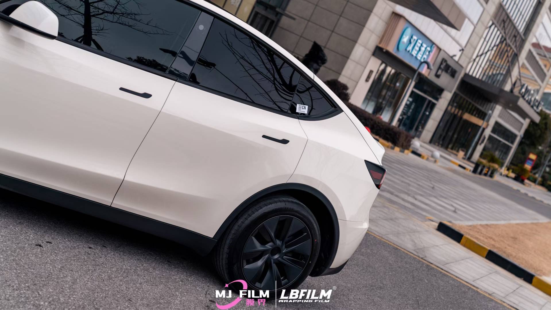 特斯拉modelY-LB改色膜胡椒白，非常温暖和优雅的感觉_搜狐汽车_搜狐网