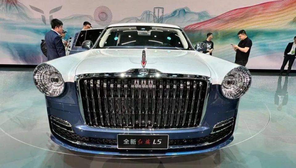 售价超700万！实拍全新一代红旗L5，搭自研4.0T V8引擎，劳斯莱斯也得靠边站_搜狐汽车_搜狐网