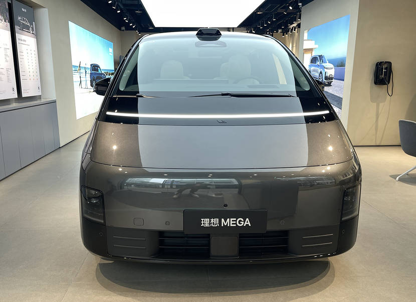 价格稍贵，外观个性，亮点和遗憾都有，理想MEGA到店实拍_搜狐汽车_搜狐网