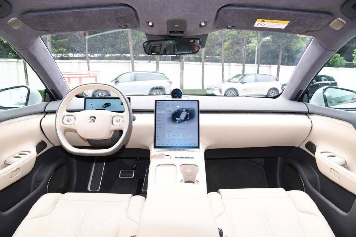 北京车展：新款蔚来ET7亮相，外观颜值上升，现款42.80万元起_搜狐汽车_搜狐网