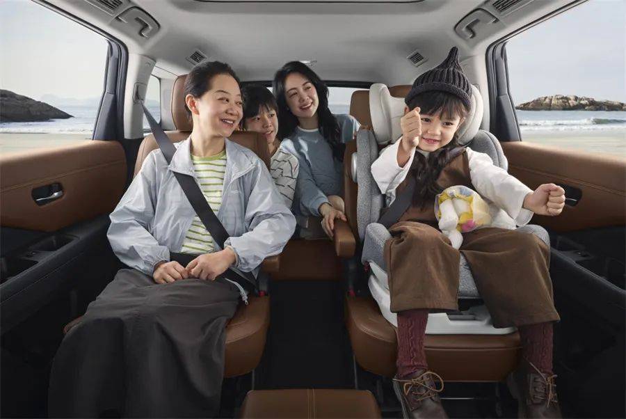 不要大冰箱、大彩电，探陆“身体力行”大家庭SUV_搜狐汽车_搜狐网