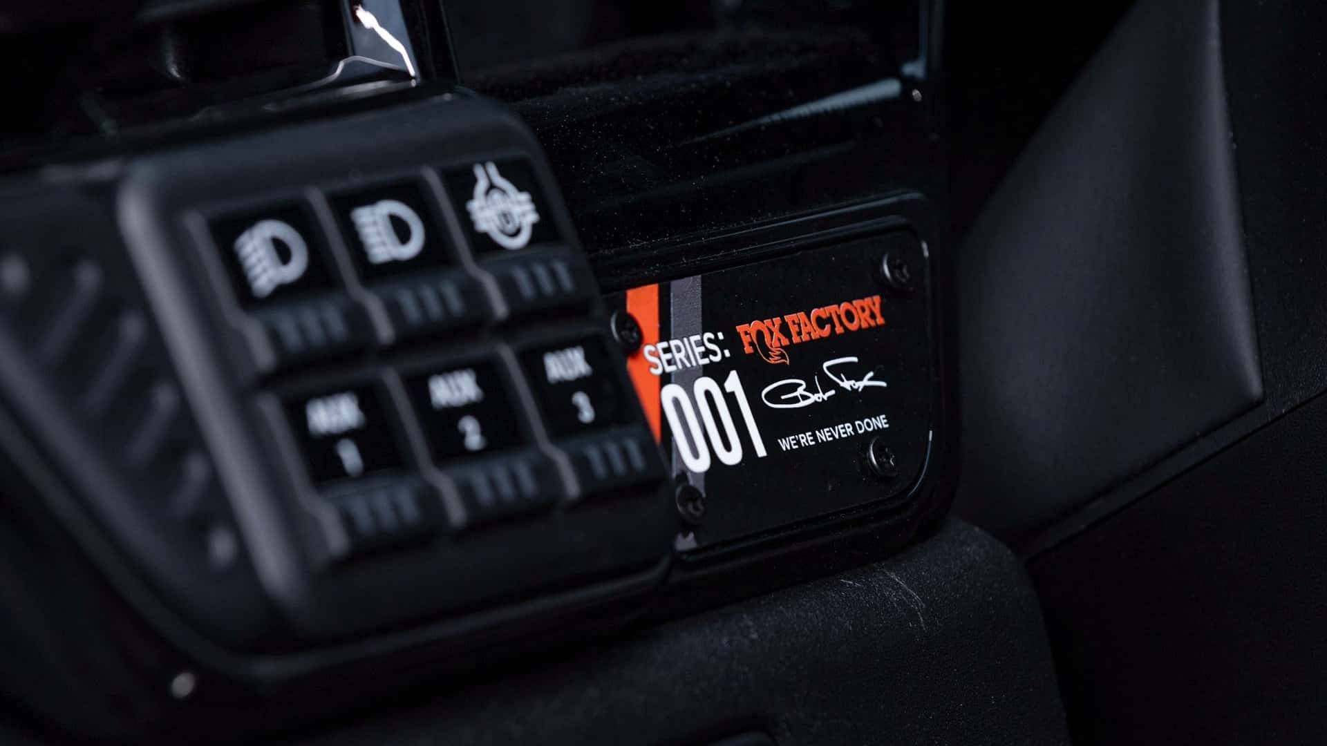 Fox Factory推出雪佛兰Silverado升级版 底盘亮点十足 限量500台_搜狐汽车_搜狐网