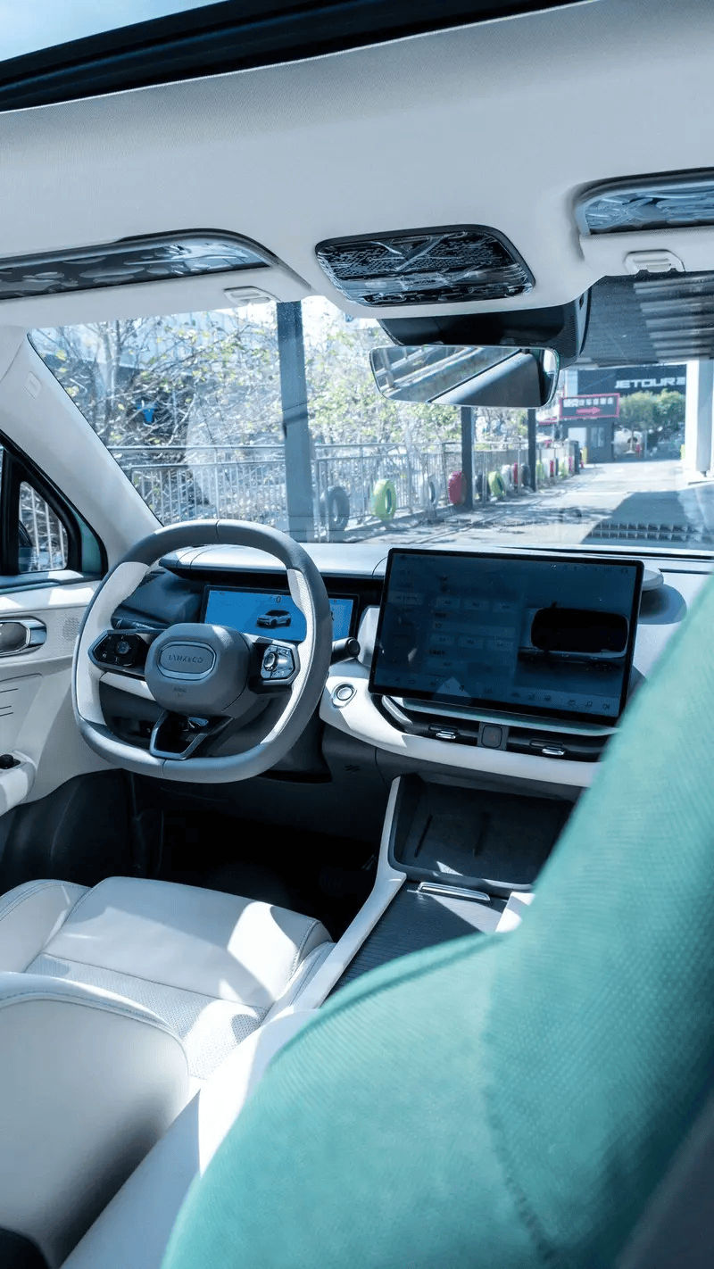 喜欢浅色内饰又怕脏？领克06EM-P内饰科技让你轻松拥有！_搜狐汽车_搜狐网