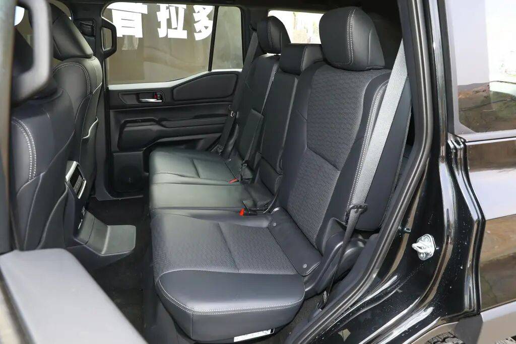 全新丰田普拉多来袭，45.98万起，配2.4T混动+8AT，能否大卖？_搜狐汽车_搜狐网