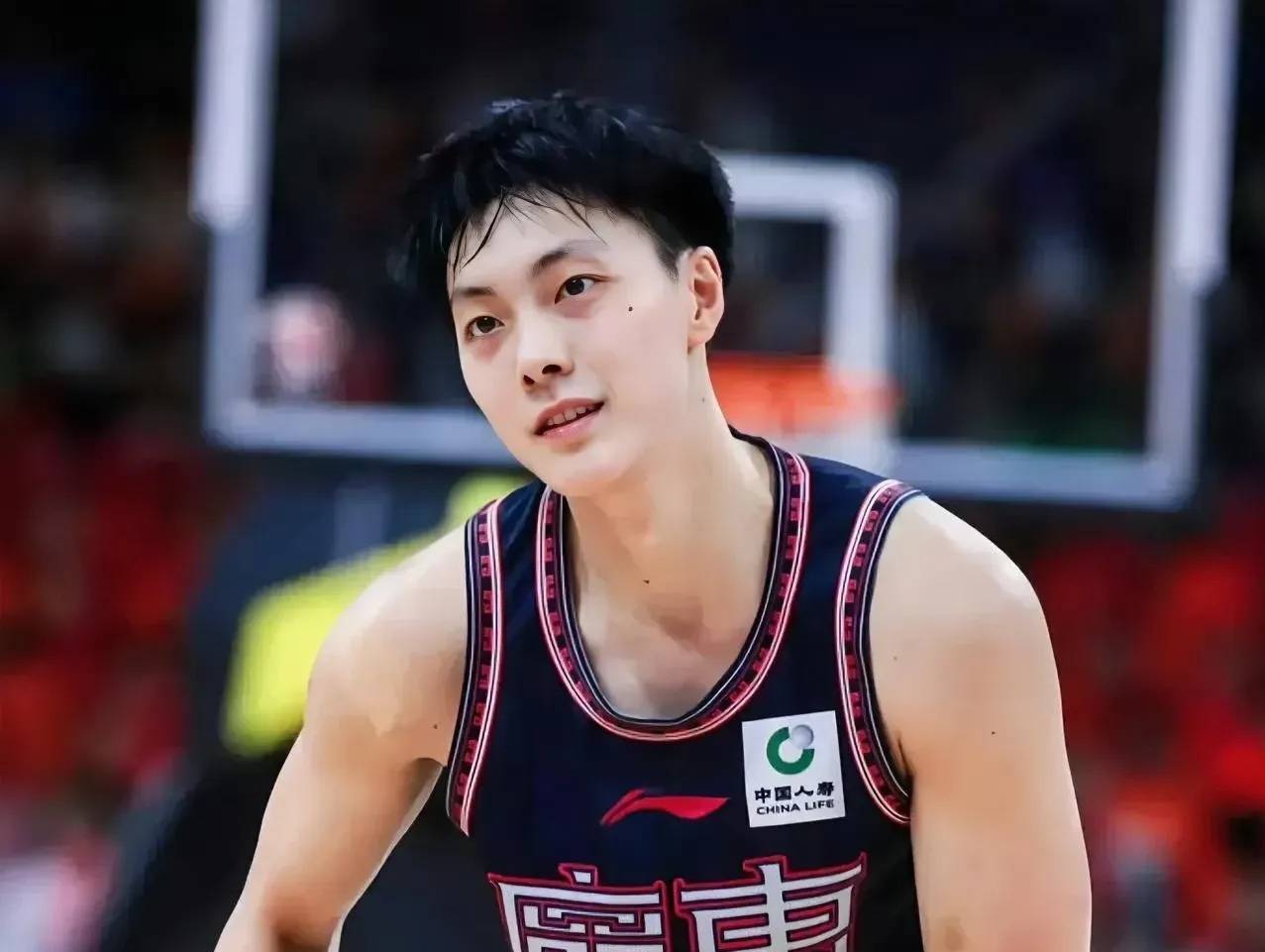 CBA ：广东98-82战胜辽宁队，球员表现一览，周琦13分12篮板功不可没_比赛_胡明轩_罚球