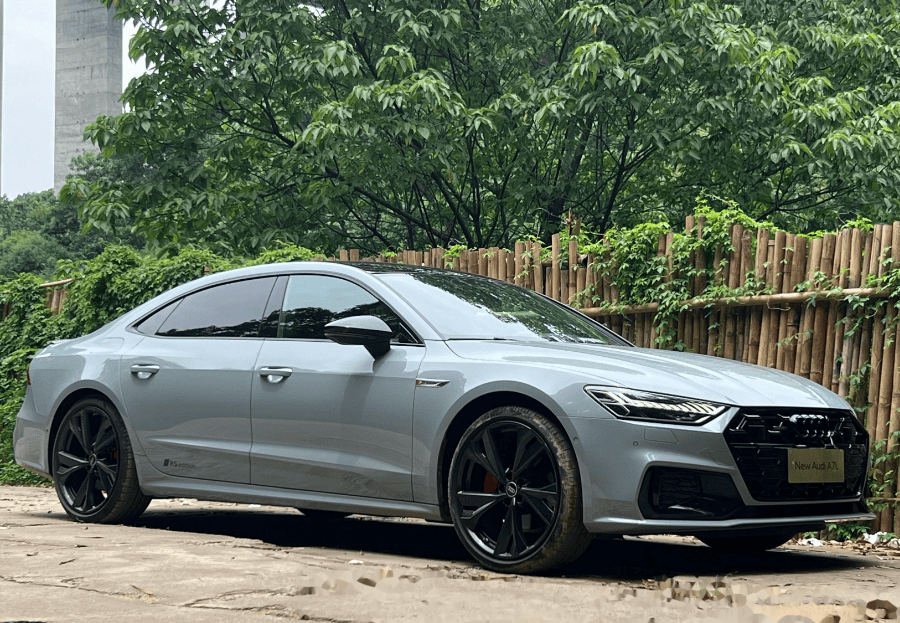 让利十几万，传统豪车加速崩盘！凯迪拉克CT4 13万，奥迪Q4不到20万_搜狐汽车_搜狐网