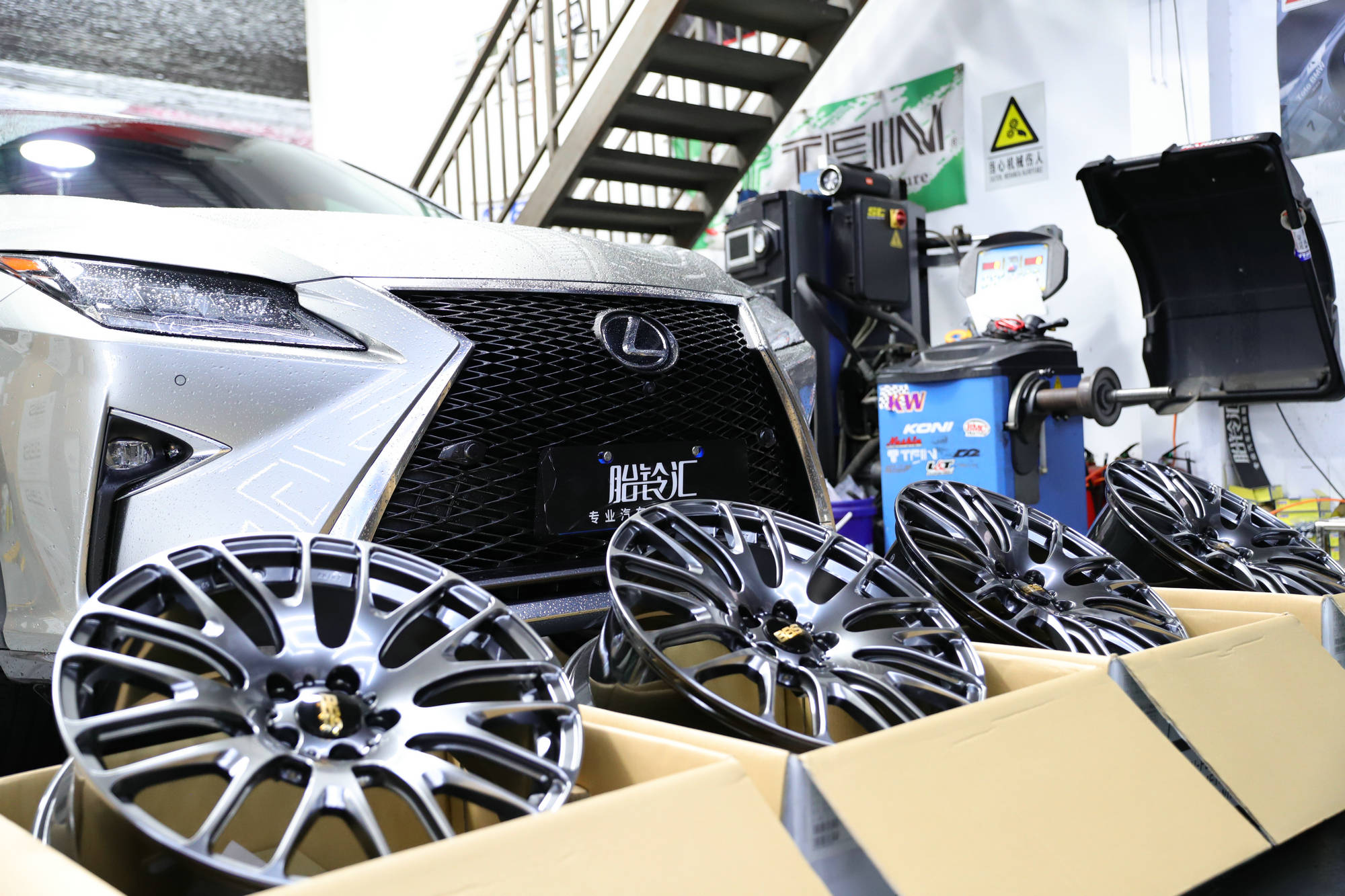 雷克萨斯RX改装日本BBS RN轮毂：精致工艺与完美融合_搜狐汽车_搜狐网