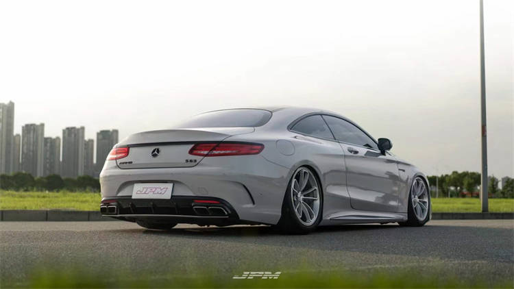 速度美学 奔驰AMG s63改装AIRBFT空气悬挂低趴姿态_搜狐汽车_搜狐网
