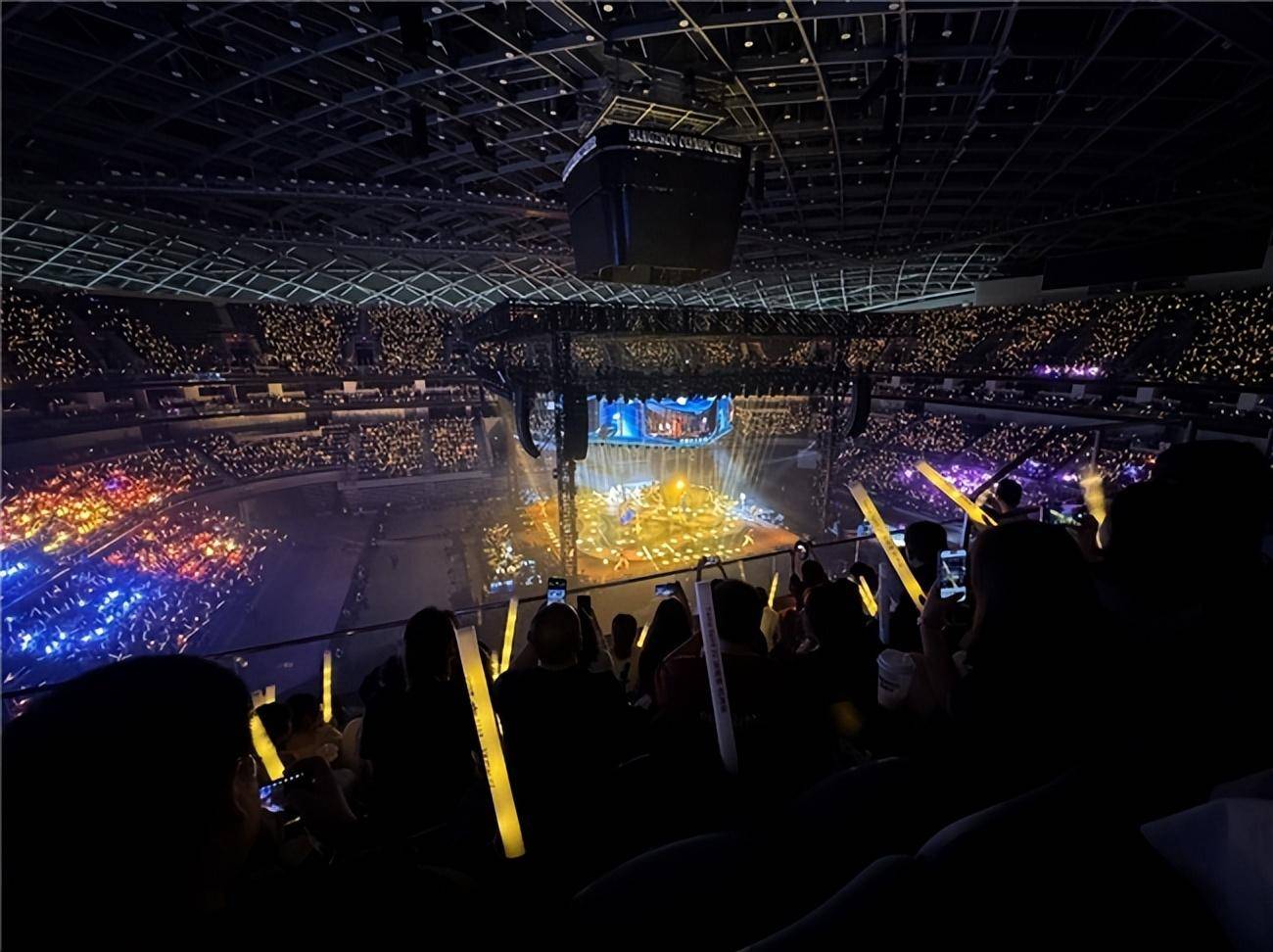 深蓝G318限定粉色车衣坐阵Twins演唱会，唤起青春无限向往_搜狐汽车_搜狐网