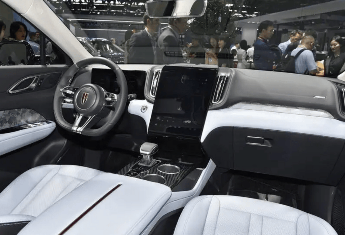 2024款红旗HS3 PHEV亮相，纯电续航115km，将于8月份上市_搜狐汽车_搜狐网