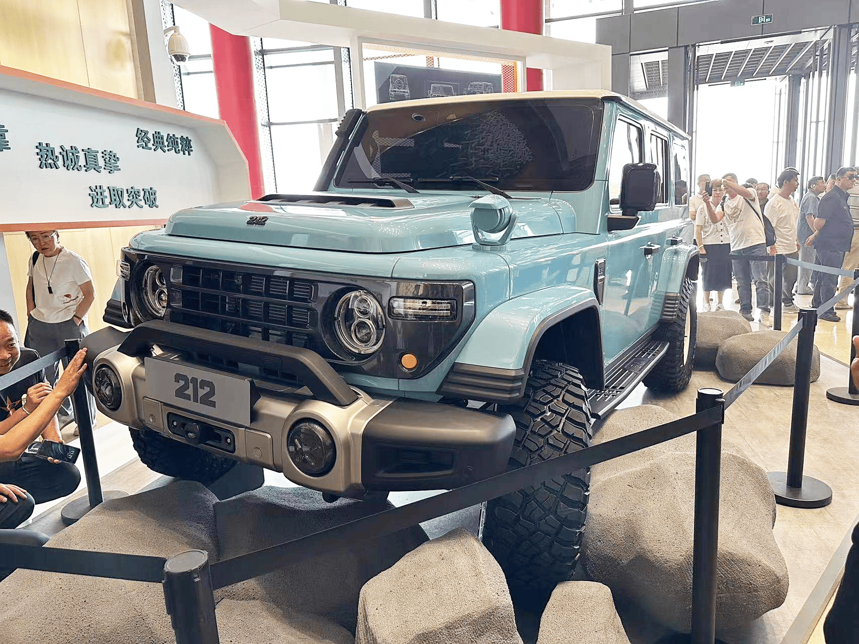 全新212的双整体桥悬架并且槽点，作为民用越野车可降低改装代价_搜狐汽车_搜狐网