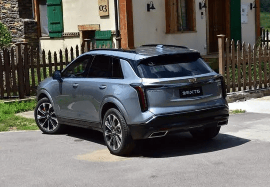 全新凯迪拉克XT5气质大变，硬朗造型加上曲面屏能否提升销量_搜狐汽车_搜狐网