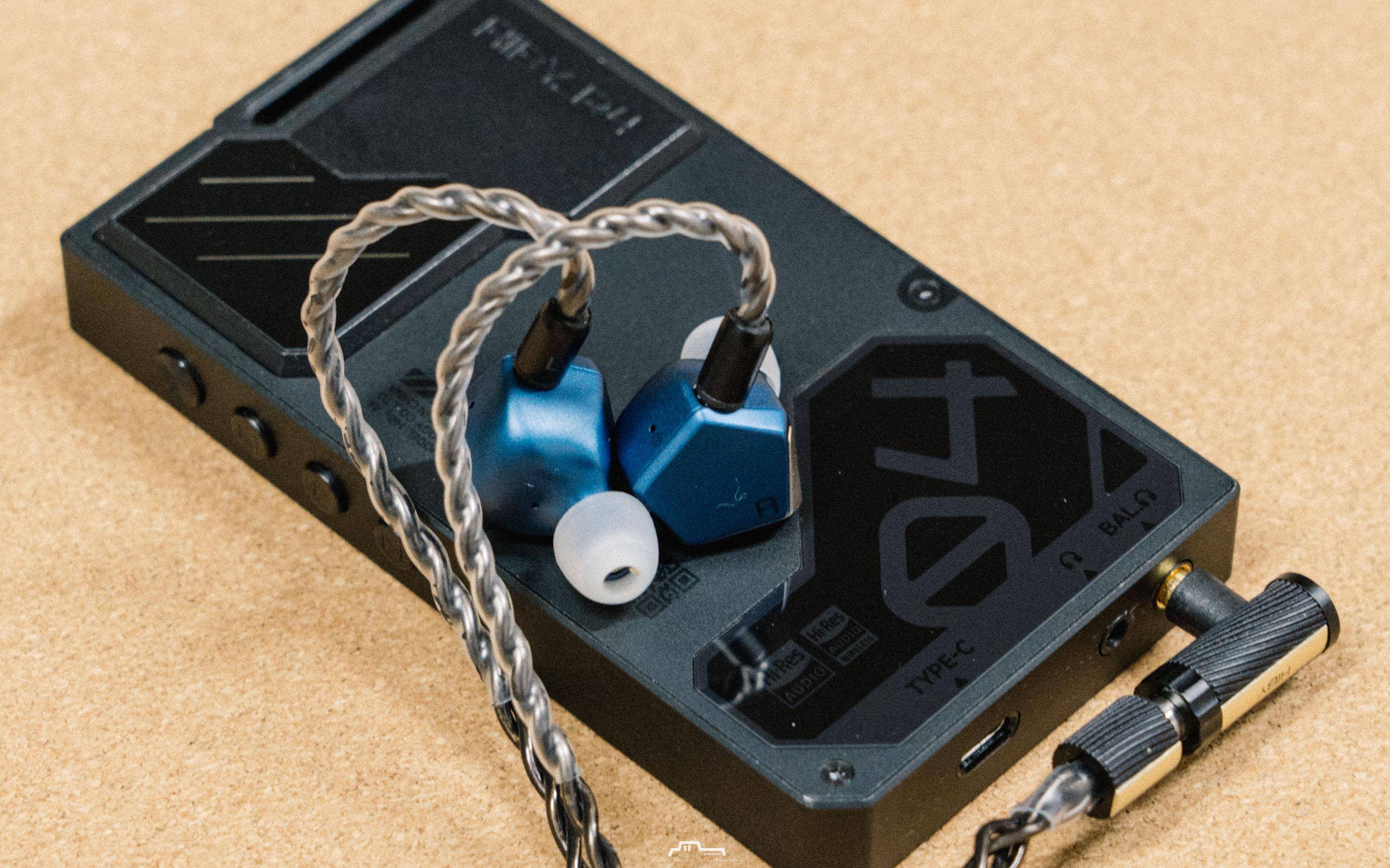 海贝 R4 体验：写在 EVA 初号机出击前，这是入门精选，还是潮流之选_机身_播放器_按键