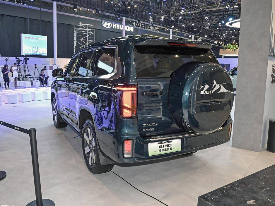增程动力的硬派SUV，售价25.98万元起，北京BJ60雷霆正式上市_搜狐汽车_搜狐网
