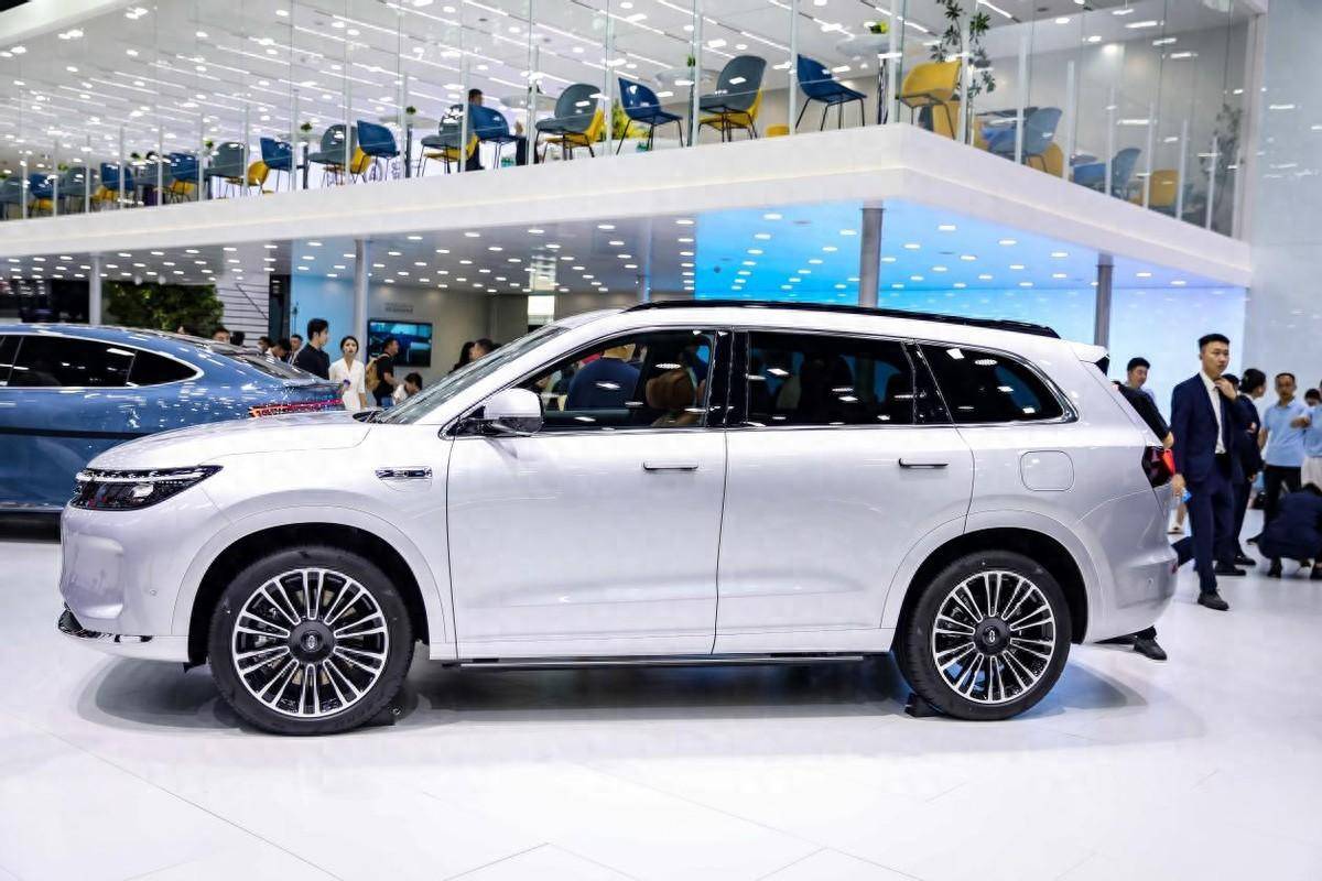 国民SUV超凡升级 问界新M7 Pro首次亮相车展_搜狐汽车_搜狐网