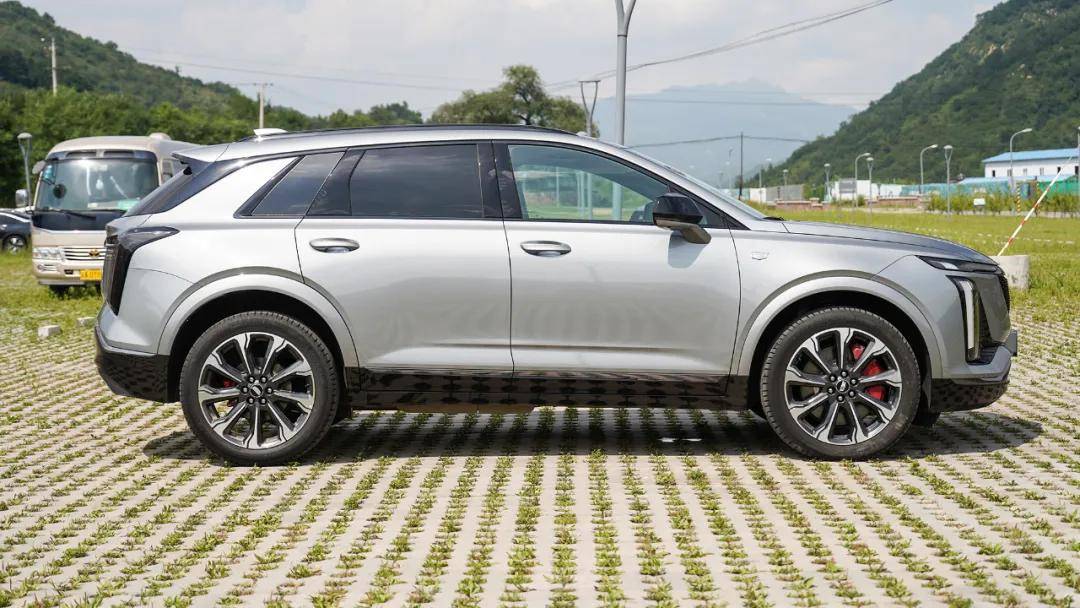 更大，更强！试驾全新凯迪拉克XT5_搜狐汽车_搜狐网