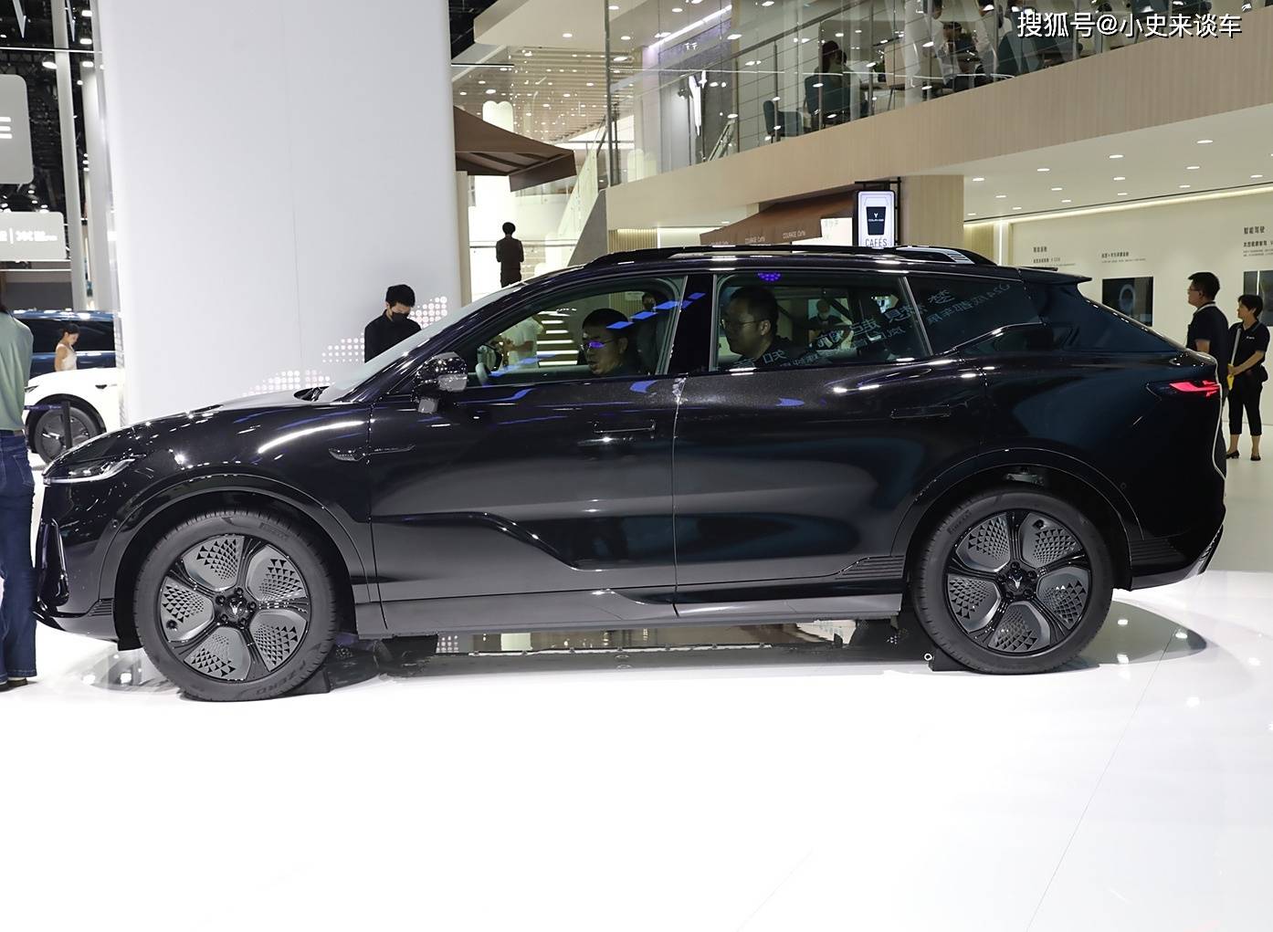 全新纯电中型SUV预售20.99万起，搭载800V+5C闪充，配无边框车门_搜狐汽车_搜狐网