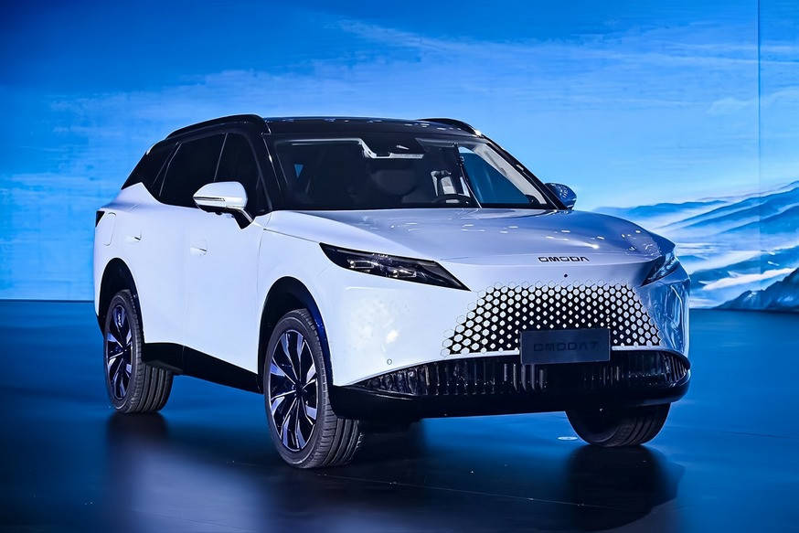 Omoda – Đồng hành Ngày hội Bình Yên tại Hồ Gươm, ra mắt Omoda C7