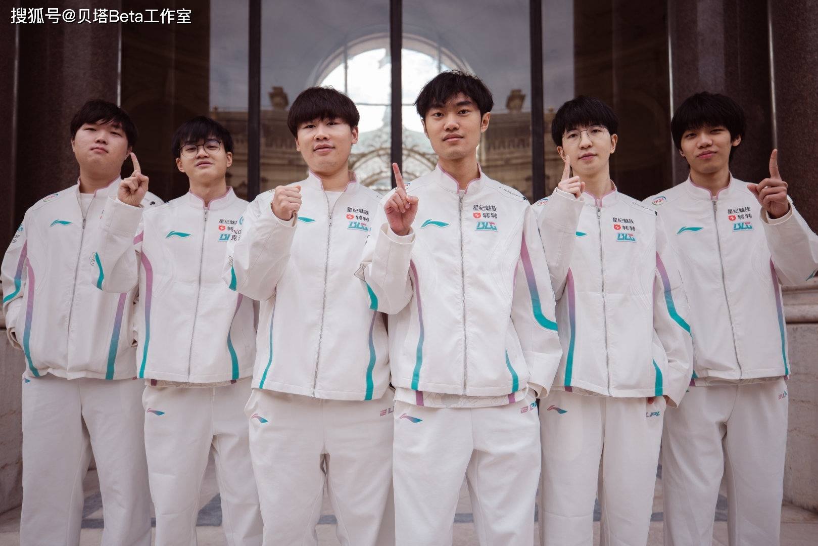 BLG人气惨败T1！49万海外网友支持T1夺冠，7成认为Bin不如Zeus_Faker_总决赛_选手