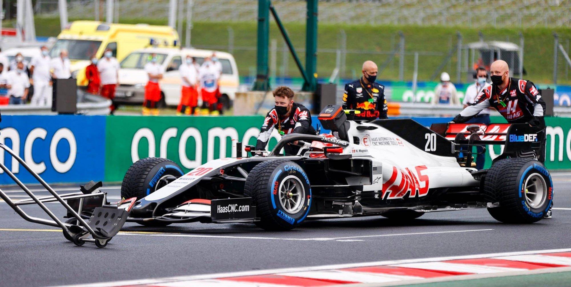 【F1盛典】伦敦O2体育场见证历史！新赛车发布+赛事总监更迭_阿斯顿马丁_未来_汉密尔顿