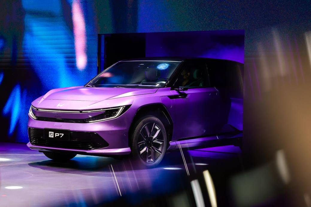 基于全新纯电专属平台Architecture W打造 烨P7重磅亮相_搜狐汽车_搜狐网