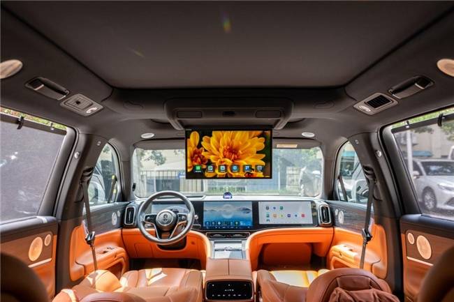 潮派精灵POPELF全网首发|问界M9 超大17.3"后排娱乐屏,尽享不凡_搜狐汽车_搜狐网