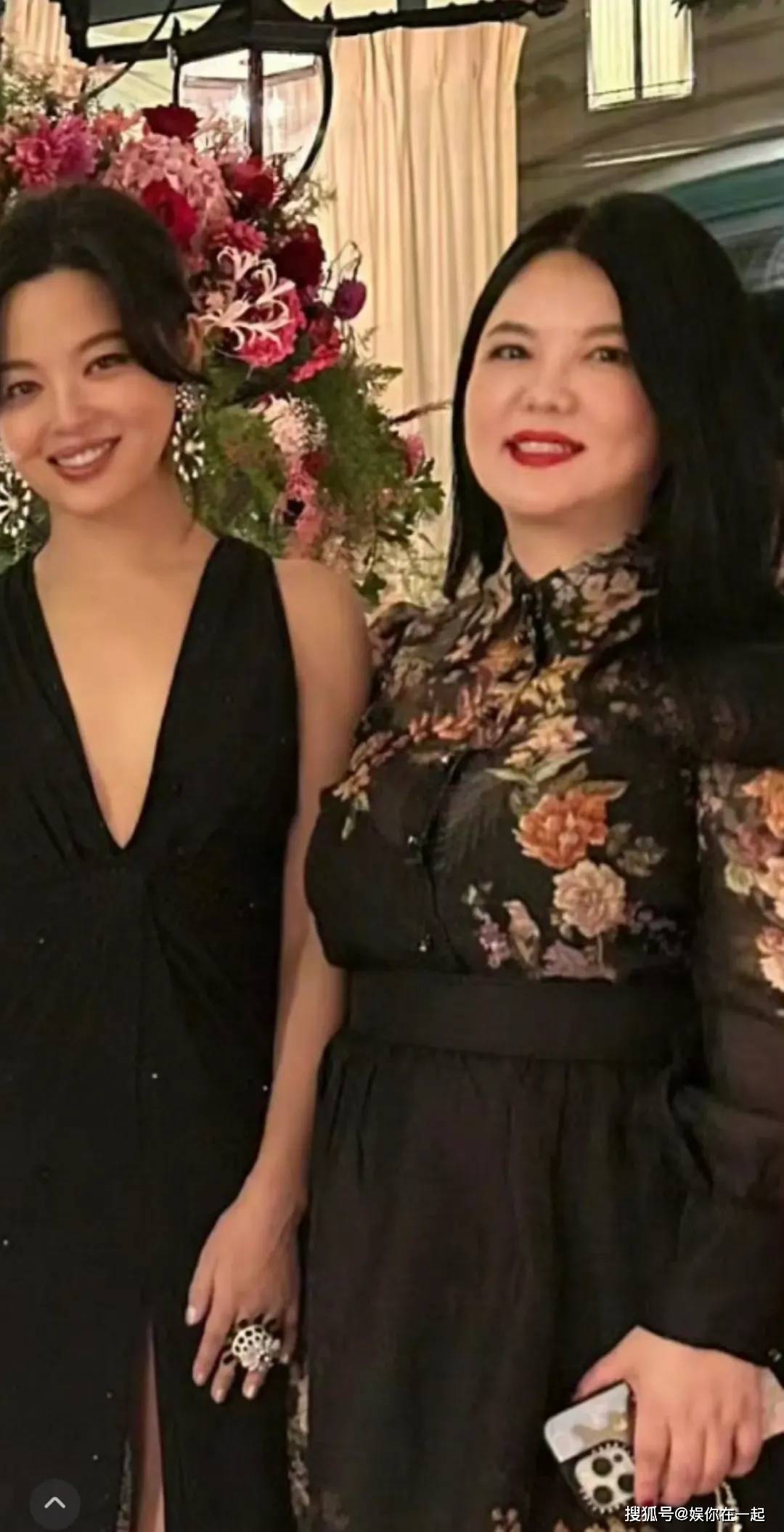 李湘带王诗龄参加晚宴，女儿端庄成熟，李湘发福严重像要爆开了一样_气质_成长_时尚