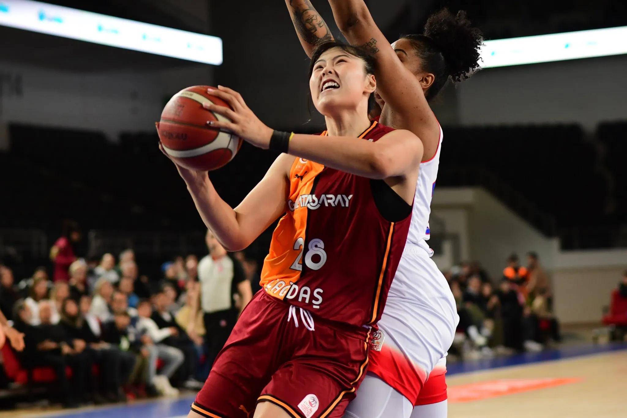 六战六胜！李月汝惊艳发挥，领衔土超豪门挺进欧女杯16强！_加拉塔萨雷_比赛_WCBA