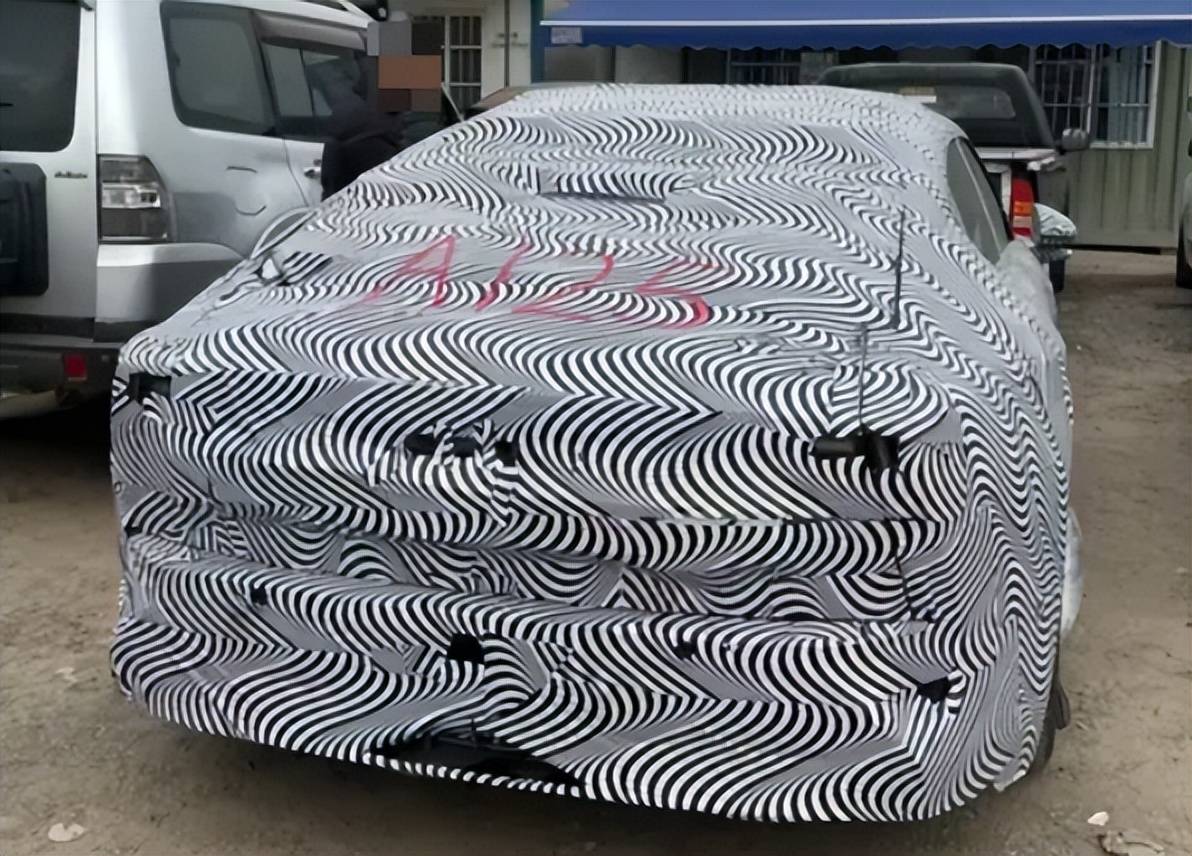 小鹏新车E29曝光：或为P7改款，取消激光雷达，方向盘神似小米SU7_搜狐汽车_搜狐网