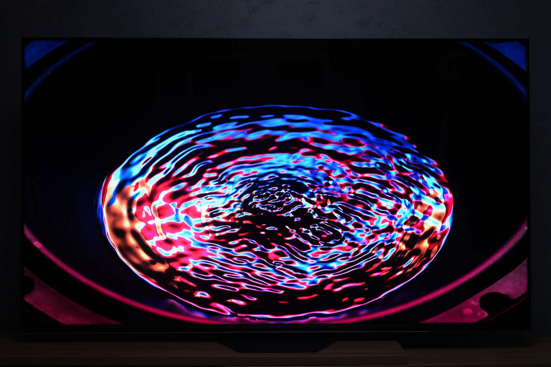 画质炸裂！海信E8N Ultra为什么能和高端OLED平分秋色_电视_Mini_画面