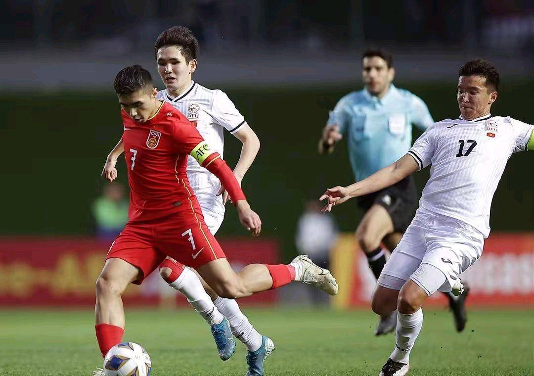 U20国足实力很强 高质量热身赛体现拼搏精神 全力备战亚洲杯_比赛_进行_强队