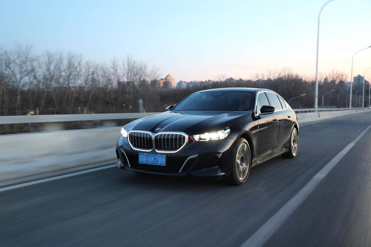 没有悬念的豪华大PK， A7L对比5系，这3点优势很明显_搜狐汽车_搜狐网