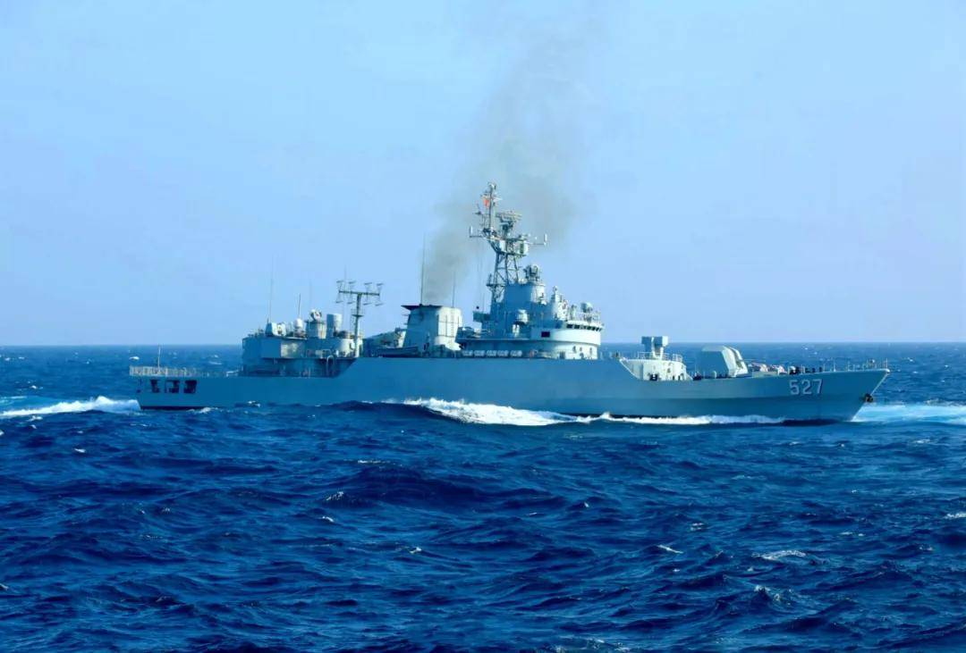 服役20年就退役？053H3“洛阳”舰正式退役，为了给055留出舰名？_中国海军_护卫舰_性能