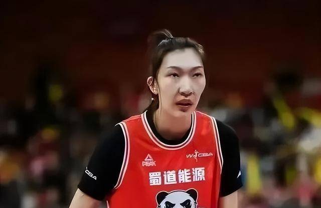 WCBA，坎贝奇回归首秀！上海女篮双外援爆发73-79惜败四川女篮_比赛_1