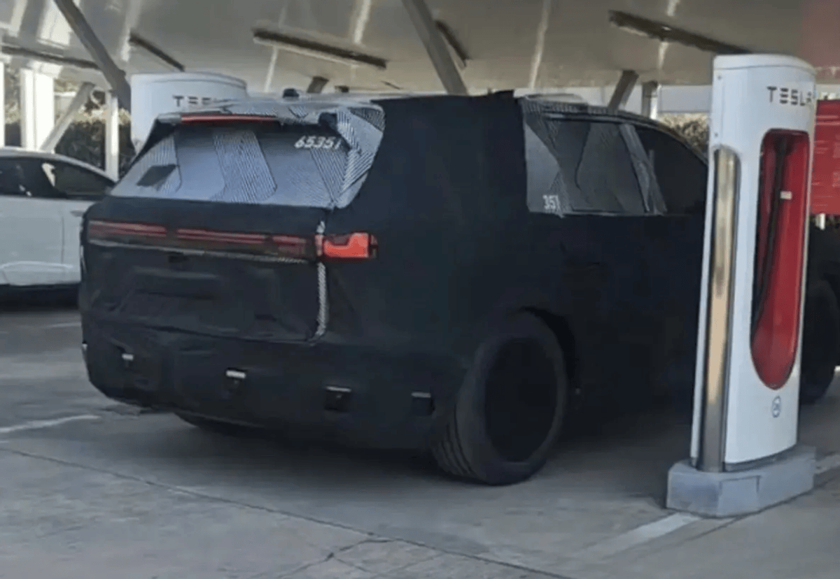 疑似乐道L80谍照曝光 定位中大型SUV 提供6座7座车型可选_搜狐汽车_搜狐网