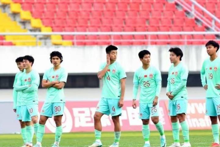 U22国足26人名单：向余望领衔！泰山2米01门将在列 国青8将获征召_球员_亚洲_发展