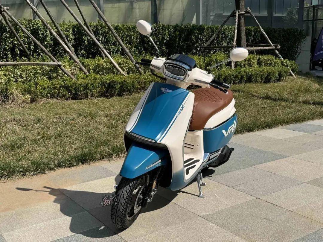 大阳混动复古VRX150、25款硬核跨界大踏板ADV350+双车齐发！_搜狐汽车_搜狐网