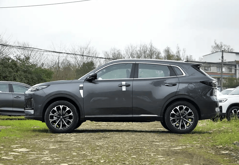 长安逸动PHEV和长安CS55 PLUS PHEV实车首发！搭载1.5L插混动力_搜狐汽车_搜狐网