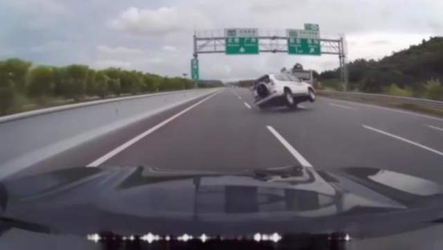 全球首破160km/h！腾势N9以双倍标准刷新鱼钩测试，安全新标杆！_搜狐汽车_搜狐网