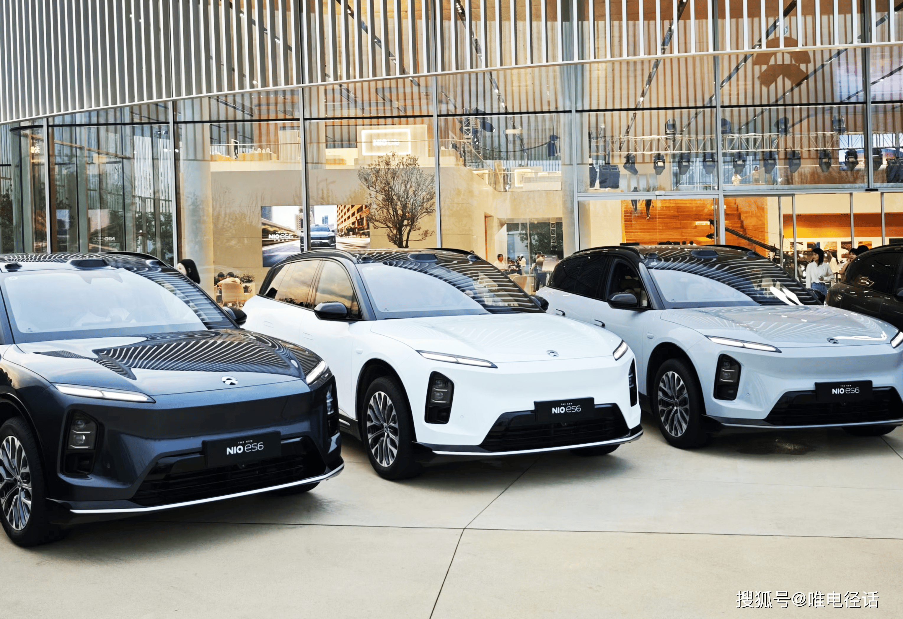 蔚来25款ES6/EC6到底要不要选“交流充放电套装”？蔚来之前的老车型能用这个转换头实现外放电吗？_搜狐汽车_搜狐网