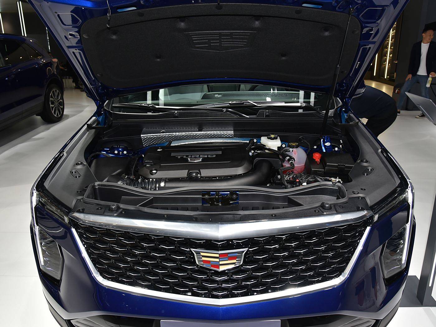 价格太“离谱”？新款凯迪拉克XT4一口价15.99万起，是自降身价？_搜狐汽车_搜狐网