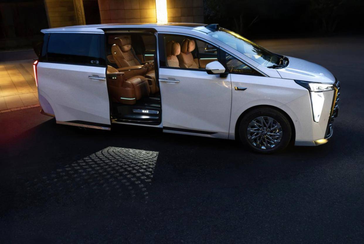 中国MPV成功了，配华为乾崑智驾+DeepSoft双重力座椅，续航1200km_搜狐汽车_搜狐网