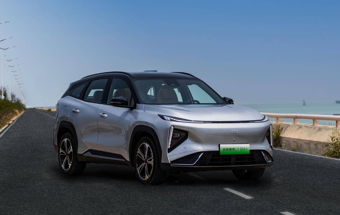 9.98万起！吉利银河L7 EM-i凭空间和油耗，动力成家用优选_搜狐汽车_搜狐网