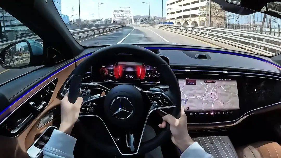 58万提了一辆奥迪A8，再开朋友的奔驰E300，车主，实测差距明显，压根不是一个档次！_搜狐汽车_搜狐网