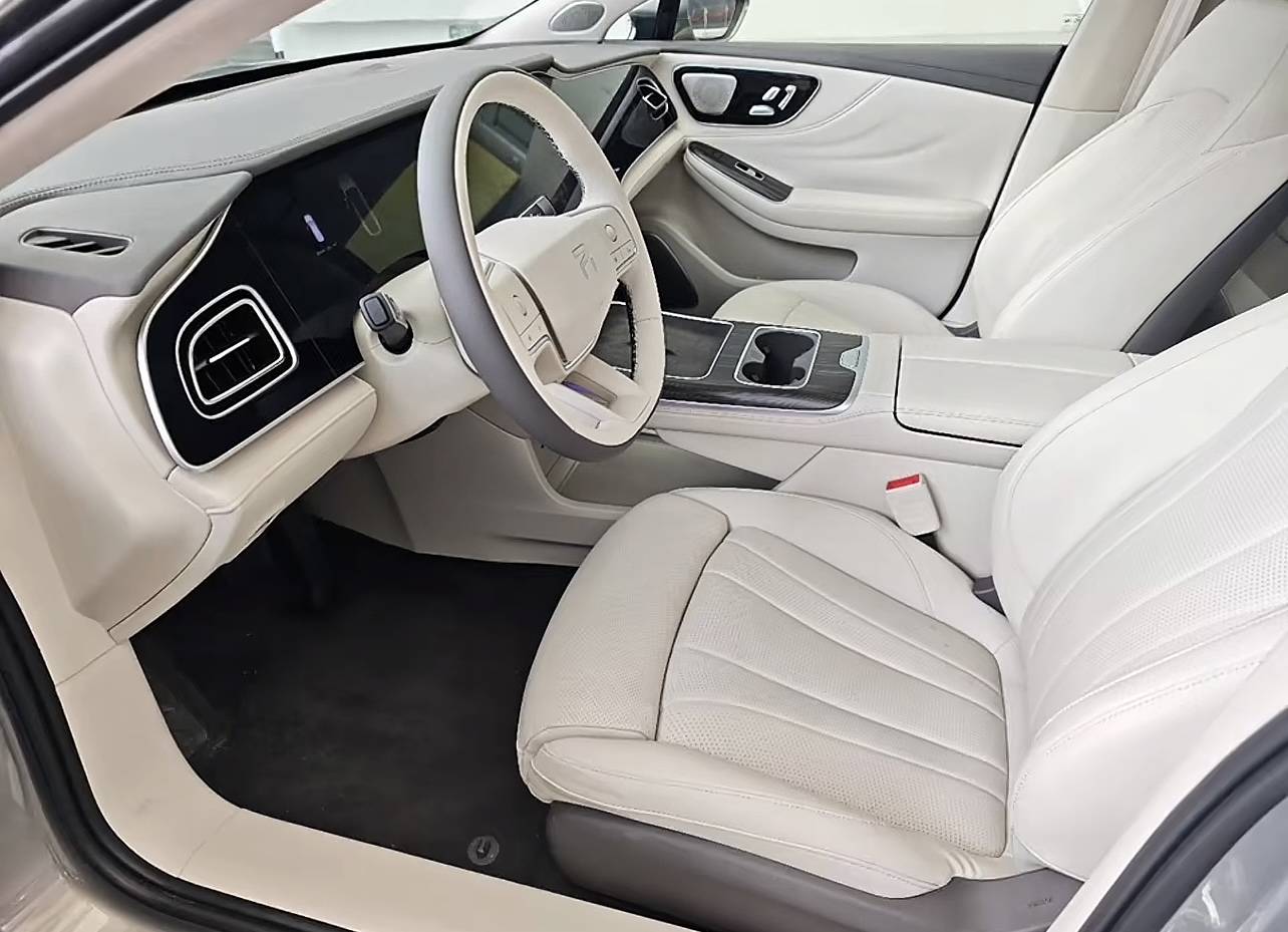 25款飞凡F7/R7实拍，细节调整+新配色，最高245马力+续航730km_搜狐汽车_搜狐网