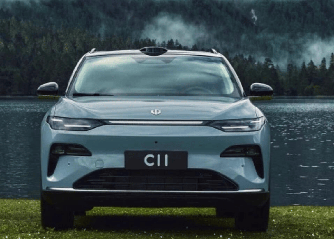 26款零跑C11曝光，换悬浮大屏+HUD，配299马力+续航640km_搜狐汽车_搜狐网