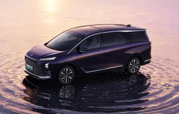 新款别克 GL8 陆尊 PHEV 内饰升级，纯电续航提升至 202 公里，支持 5C 超充_搜狐汽车_搜狐网