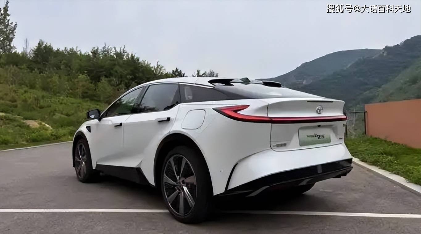 12.98万起，一汽丰田bZ5，2025年纯电SUV性价比之王！_搜狐汽车_搜狐网